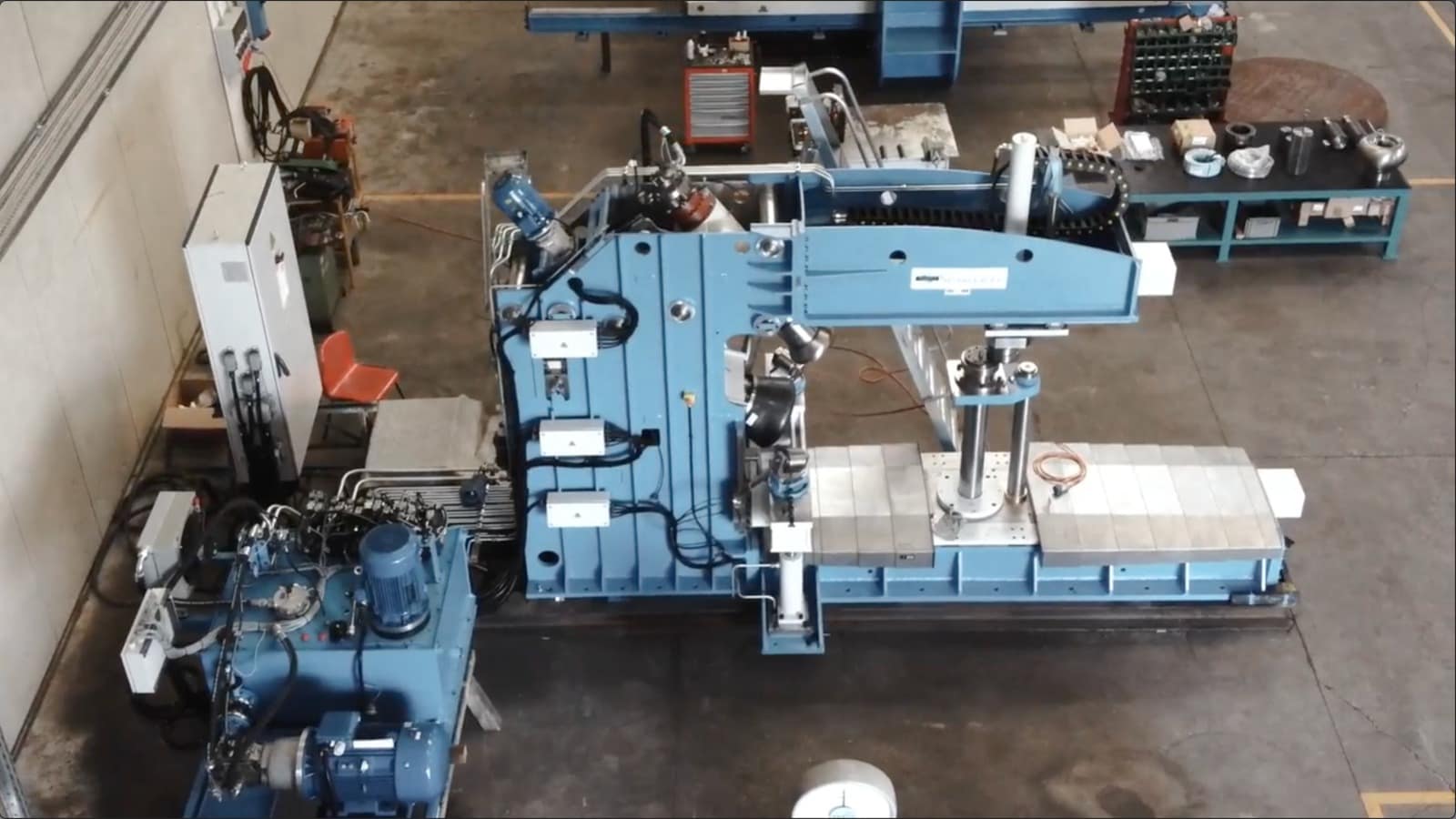 Steel plate rolling machine: deformare l'acciaio in modo professionale